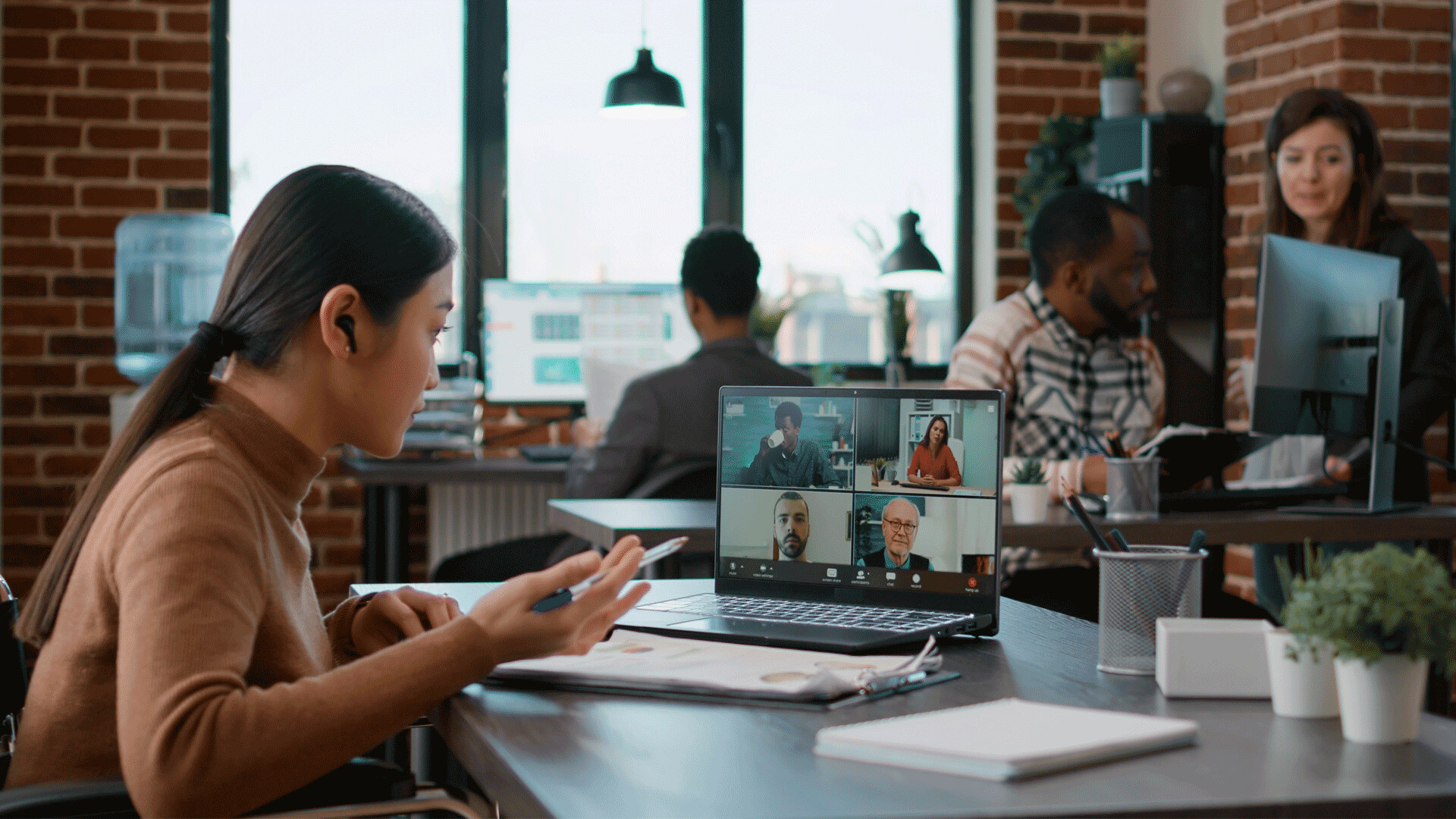 7 Advantages and Disadvantages of Virtual Teams - Dreamix